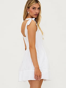 Shop Graduation Outfits: Dresses, Jumpsuits, Two-Piece Sets & More