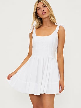 Shop Graduation Outfits: Dresses, Jumpsuits, Two-Piece Sets & More