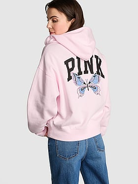 Classic PINK Shop – Nostalgic and Logo Outfits