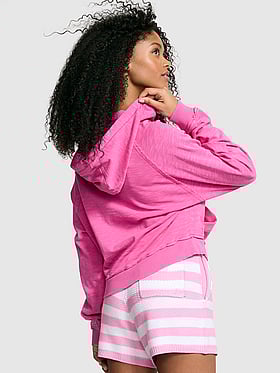 Classic PINK Shop – Nostalgic and Logo Outfits